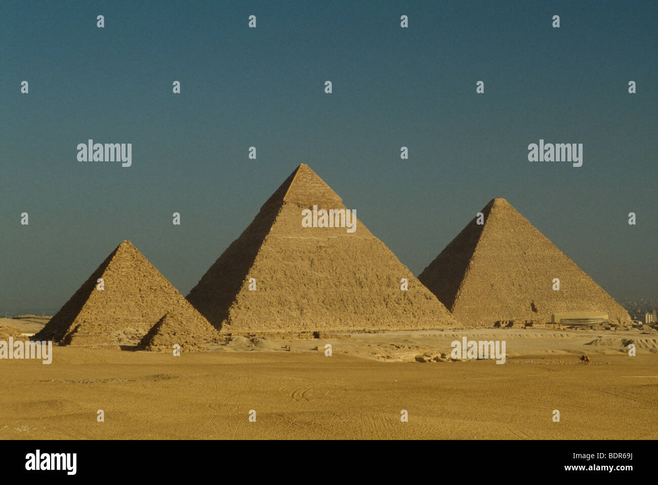 Pyramides egypt hi-res stock photography and images - Alamy