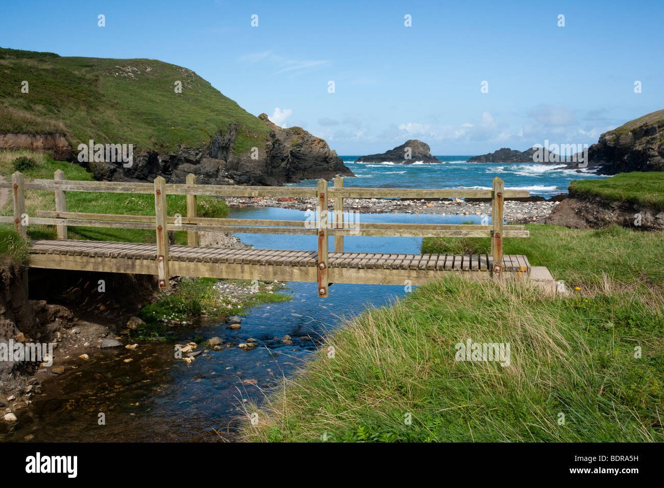 Footbridge walking path beach hi-res stock photography and images - Alamy
