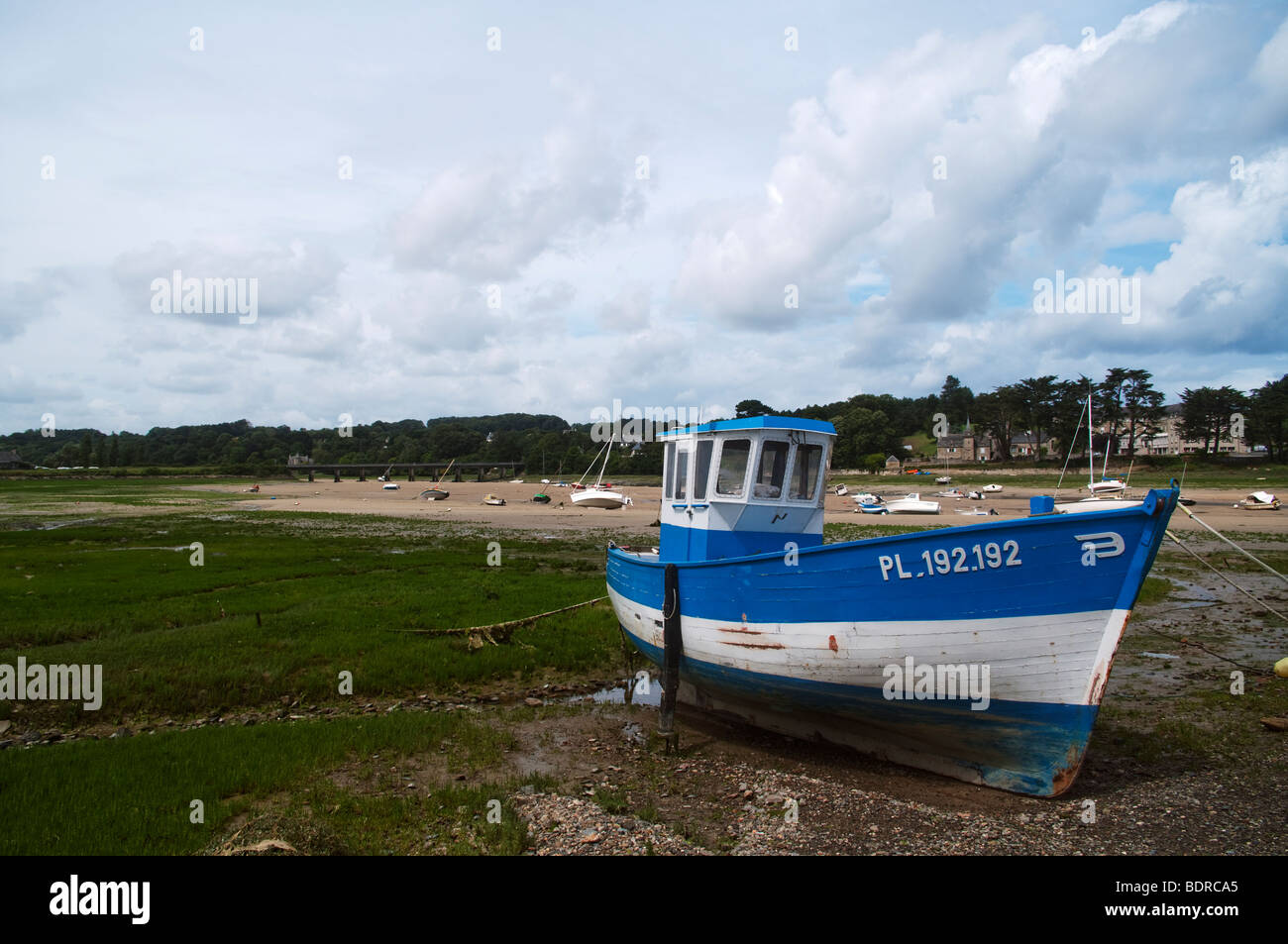 Ebb harbor hi-res stock photography and images - Alamy