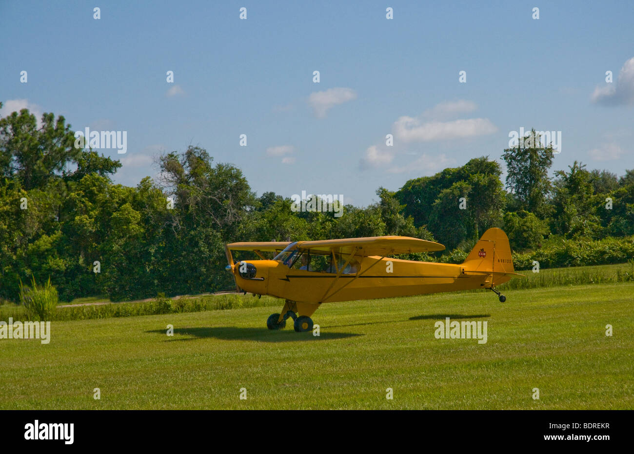 Piper cub hi-res stock photography and images - Alamy