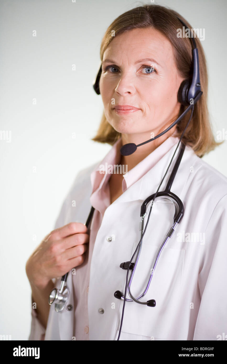 Old lady giving advice hi-res stock photography and images - Alamy