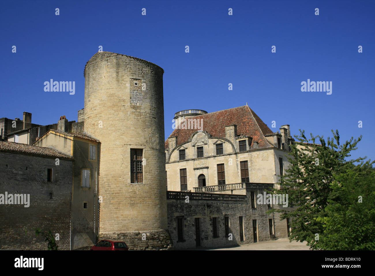 Duras castle france hi-res stock photography and images - Alamy