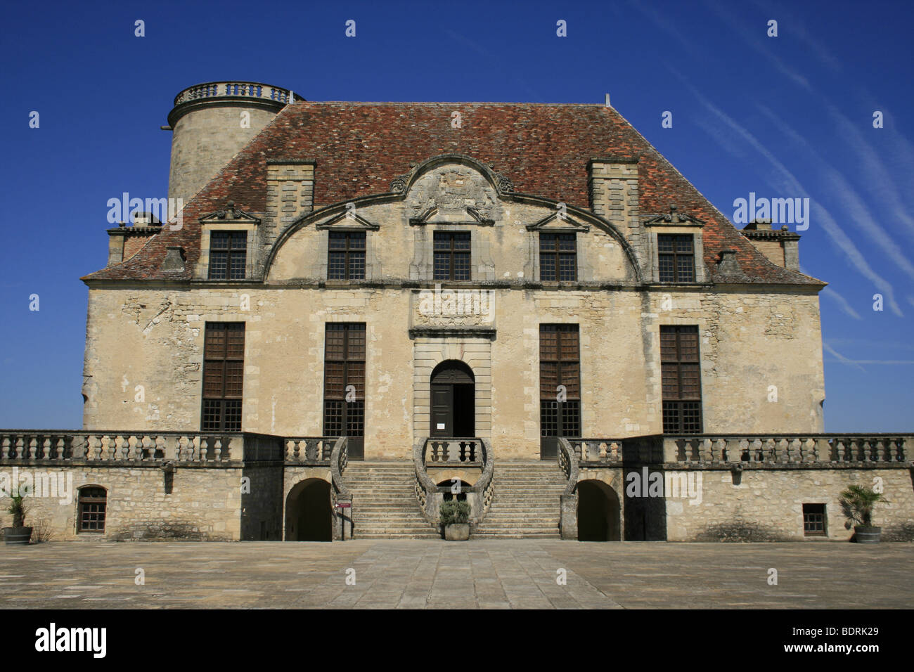 Duras Castle first built in the 12th century, heavily fortified in the ...