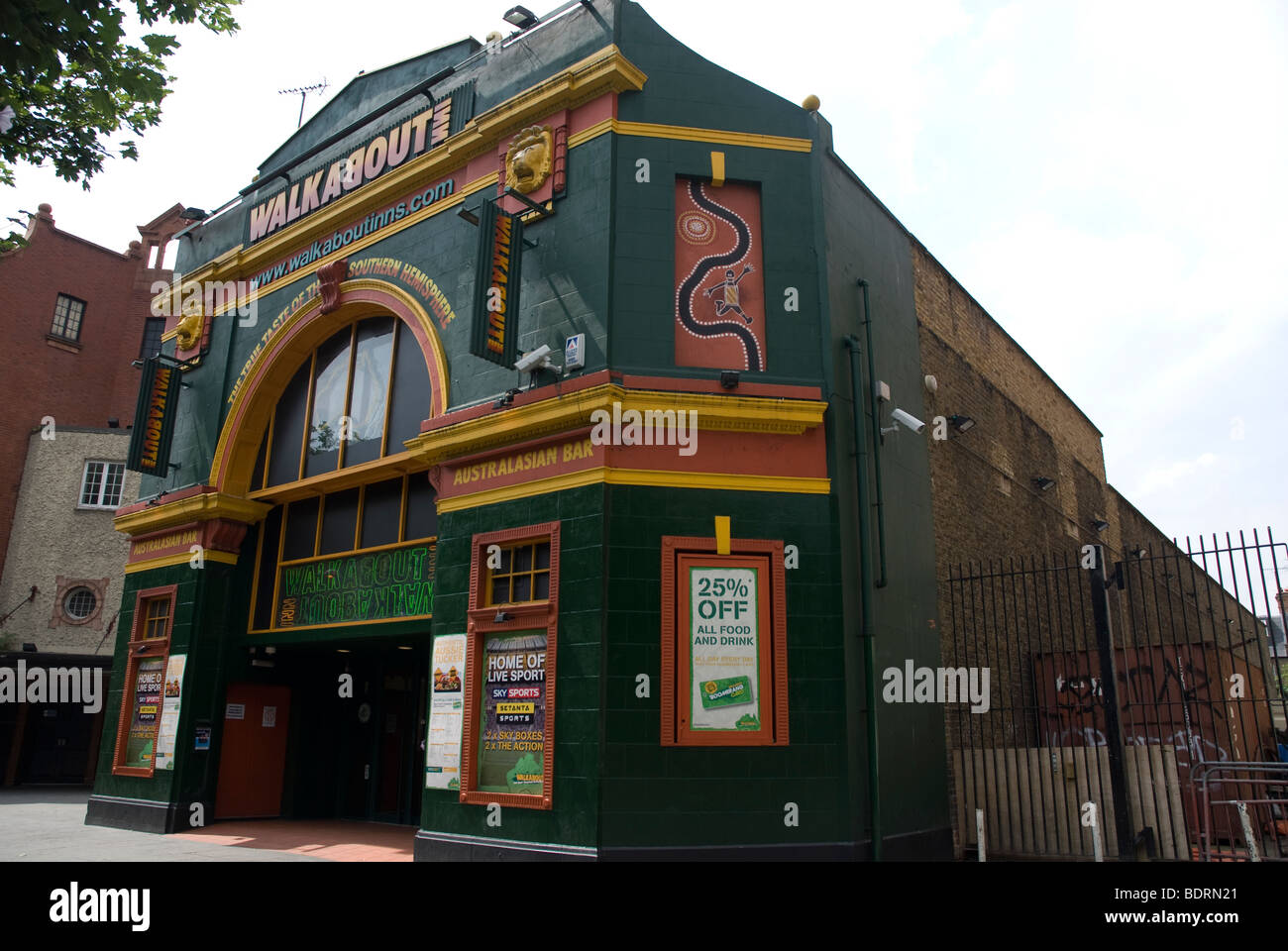 Walkabout bar hi-res stock photography and images - Alamy