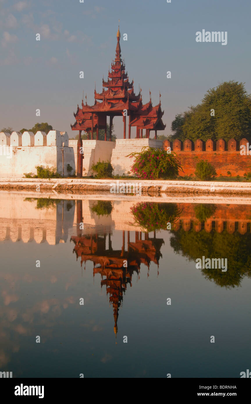 Mandalay palace moat hi-res stock photography and images - Alamy