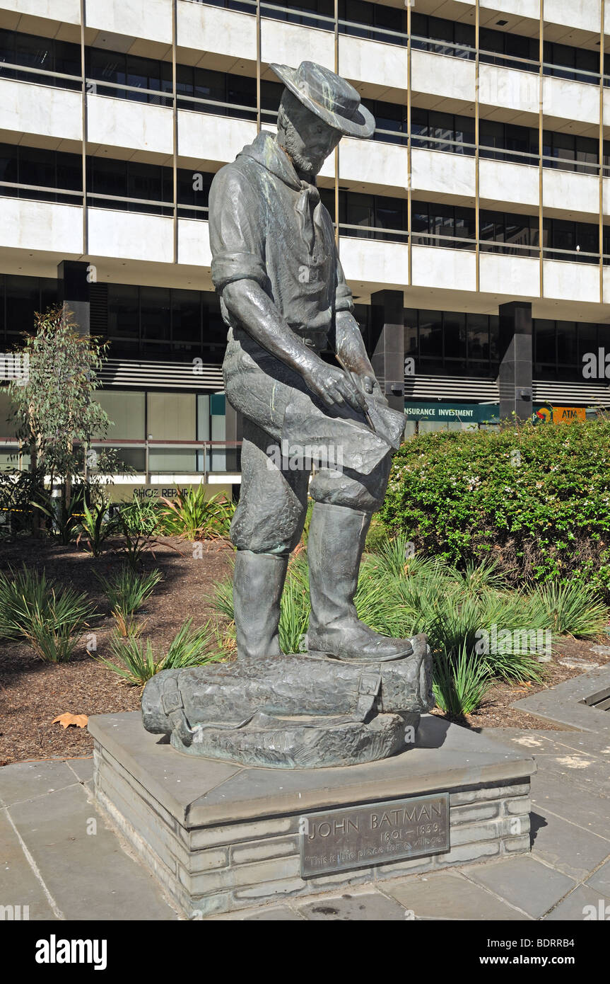 Bronze sculpture farmer hi-res stock photography and images - Alamy