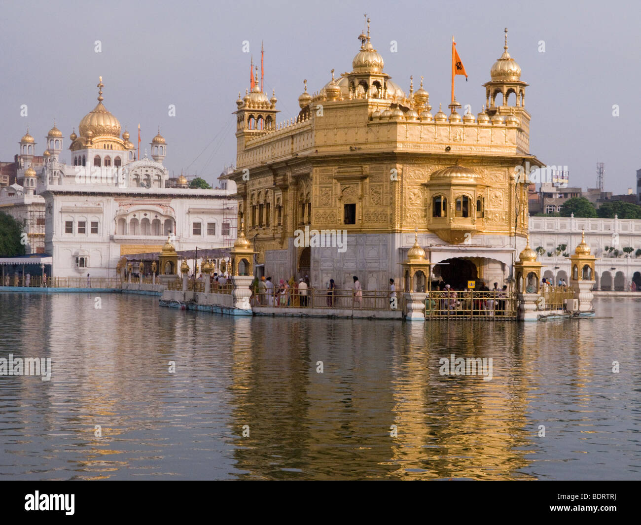 Swarn mandir hi-res stock photography and images - Alamy