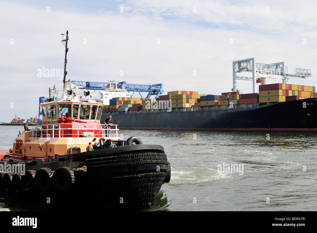 Boston shipyard hi-res stock photography and images - Alamy