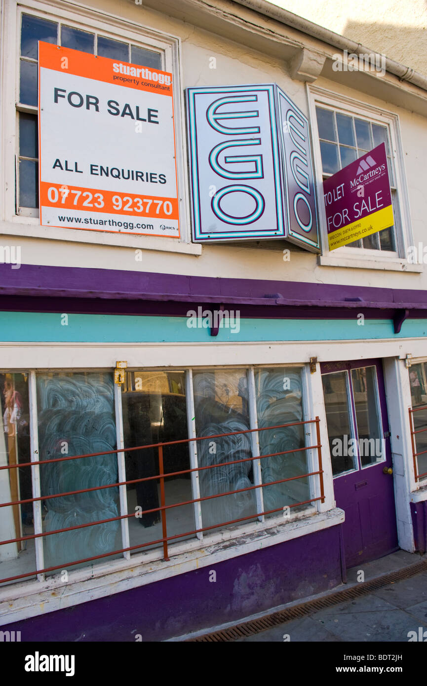 Rundown shop hi-res stock photography and images - Alamy