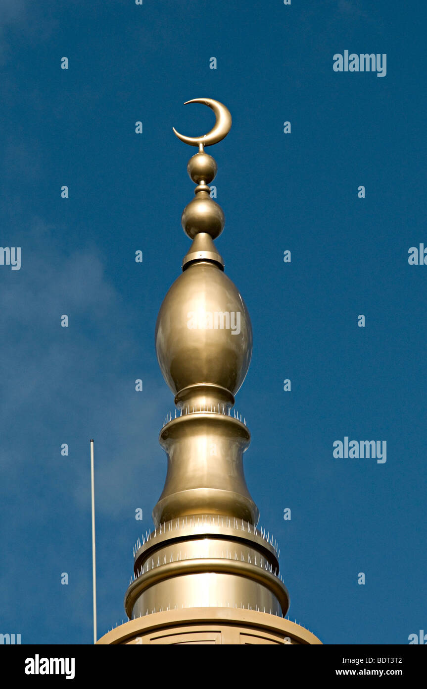 Wolverhampton mosque and its minaret towers on a sunny day Stock Photo ...