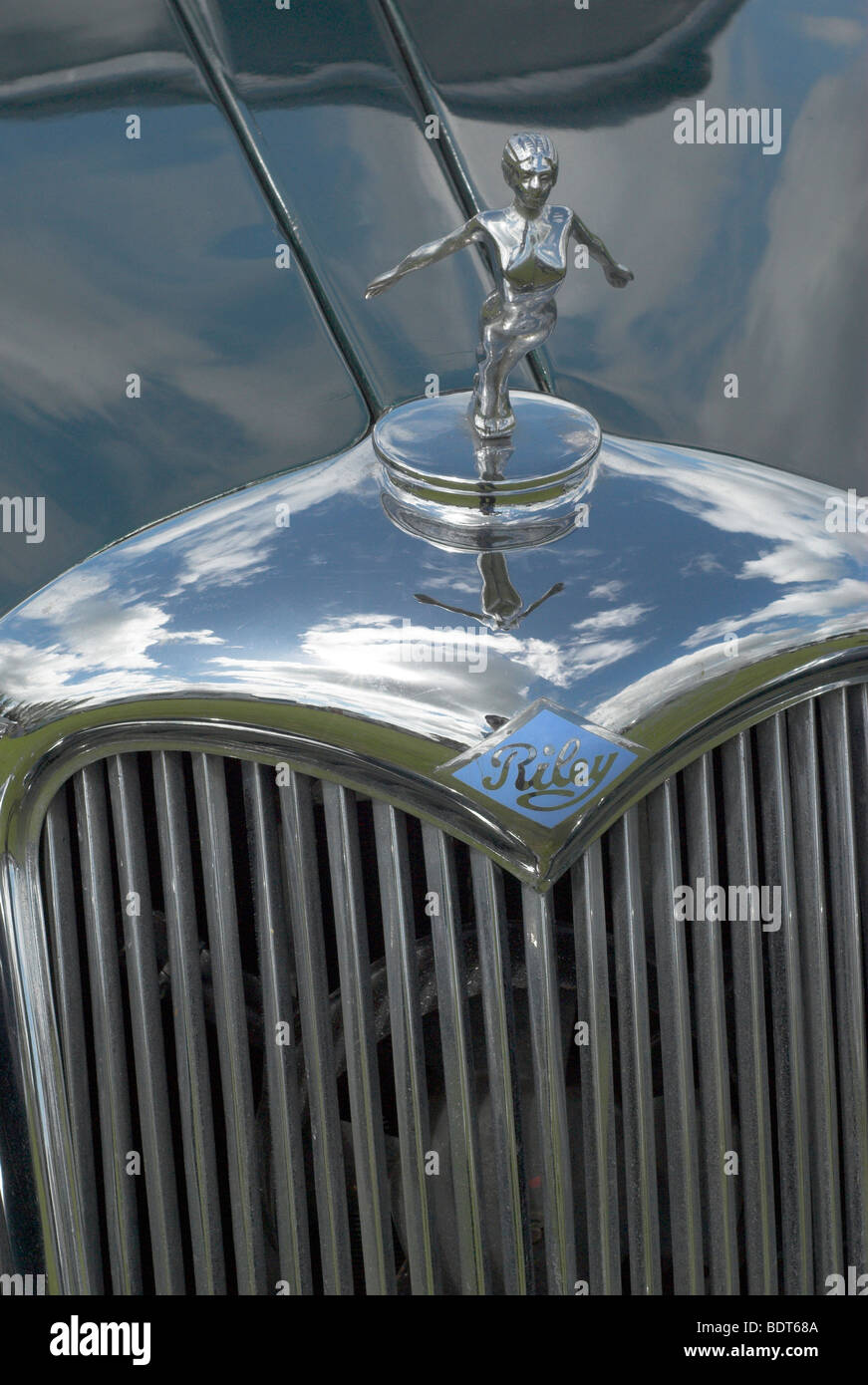 A classic Riley bonnet, grill and bonnet furniture Stock Photo - Alamy