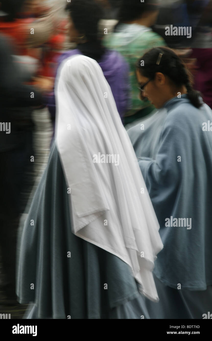 Nuns crossing road hi-res stock photography and images - Alamy