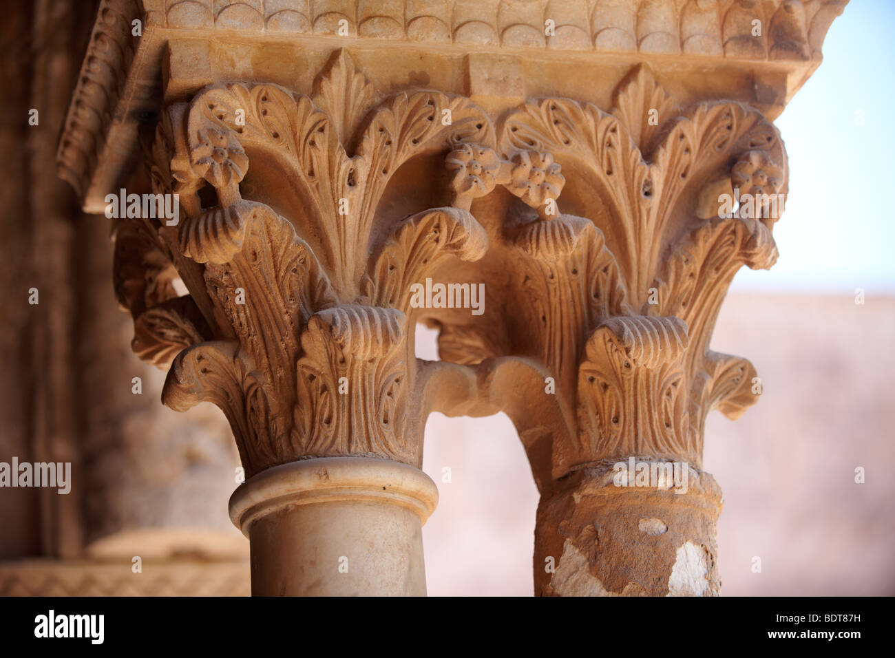 Romanesque historiated capitals hi-res stock photography and images - Alamy
