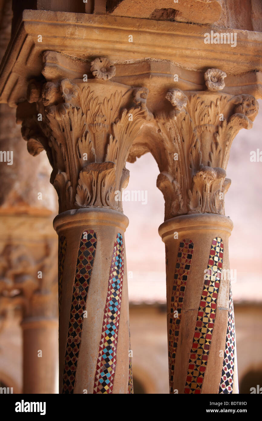 Romanesque historiated capitals hi-res stock photography and images - Alamy