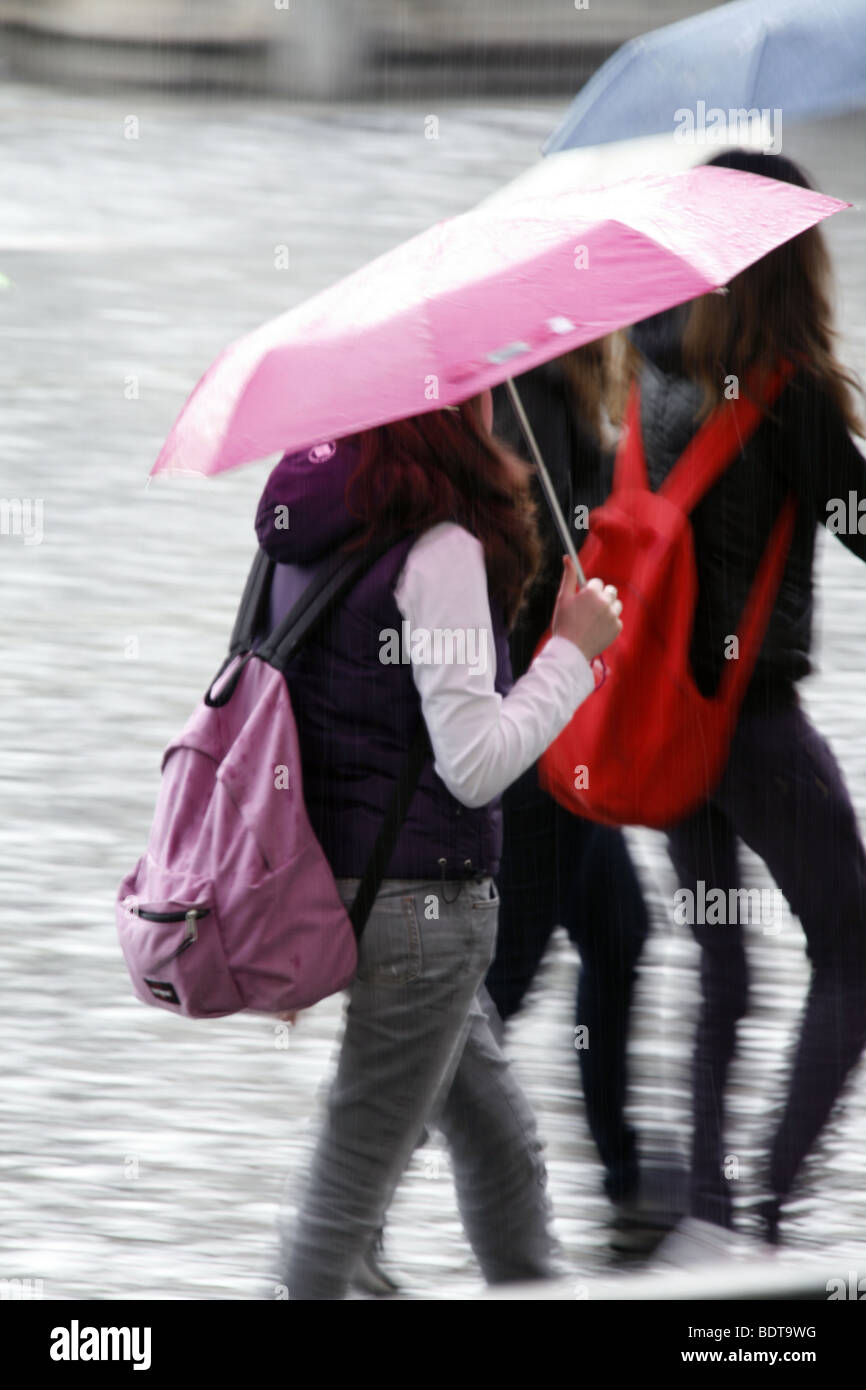School trip rain hi-res stock photography and images - Alamy