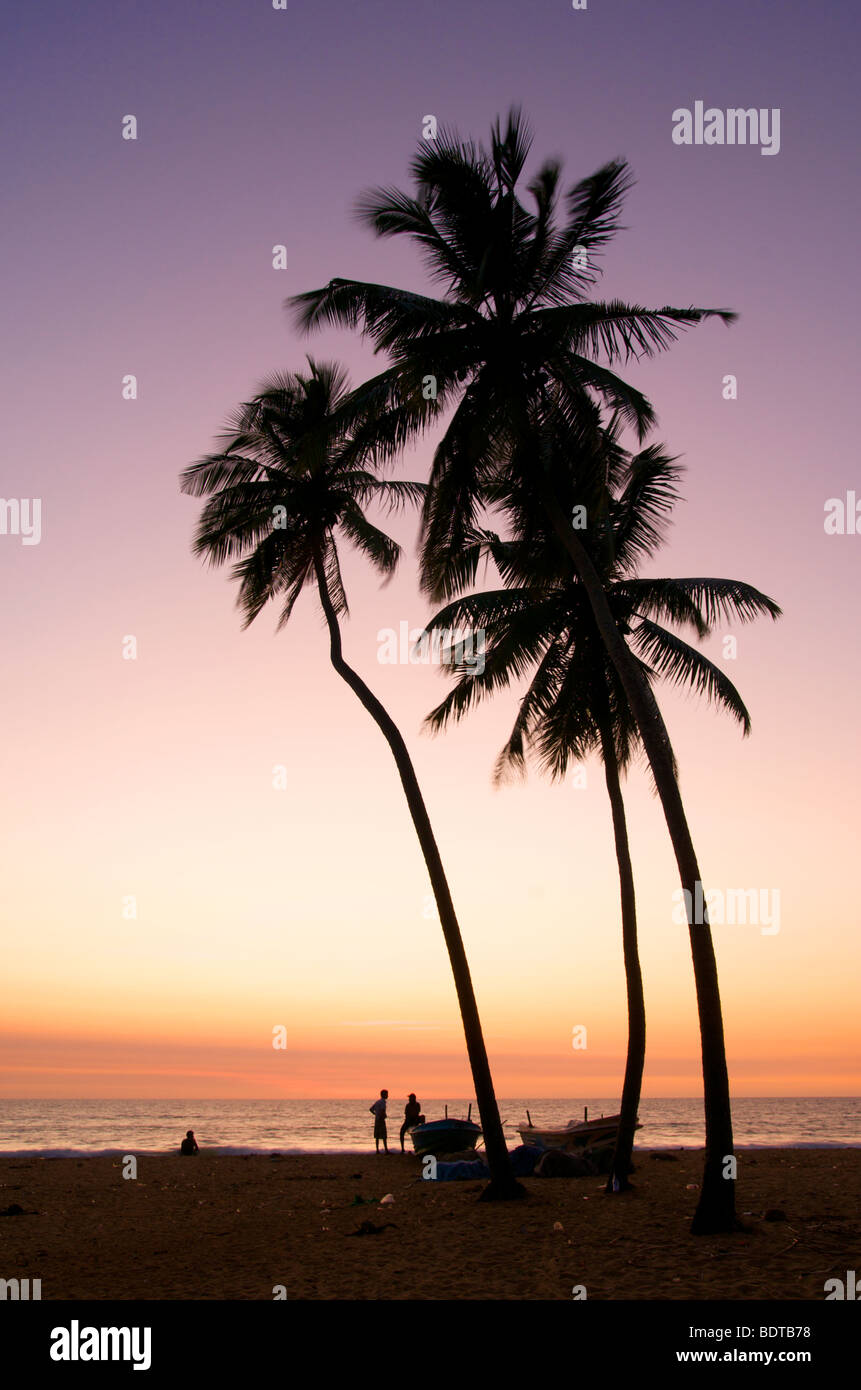 Beach wadduwa sri lanka hi-res stock photography and images - Alamy