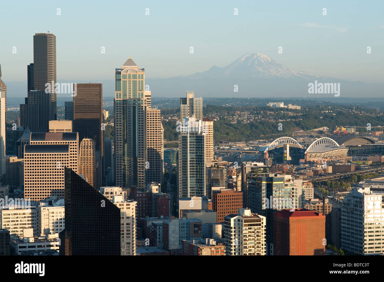 Retro images of seattle hi-res stock photography and images - Alamy