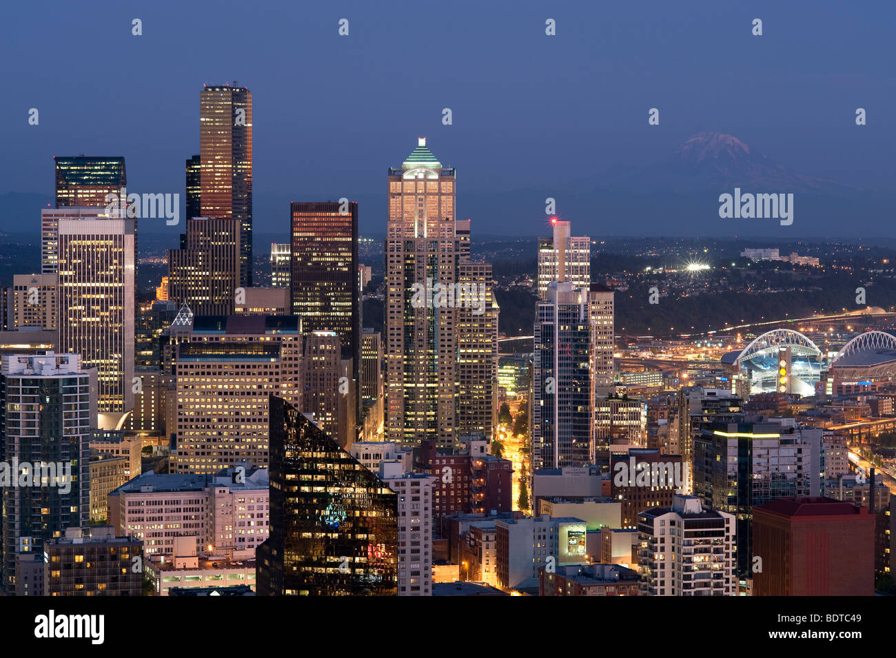 Retro image of Seattle Skyline with Mount Rainier and downtown building ...