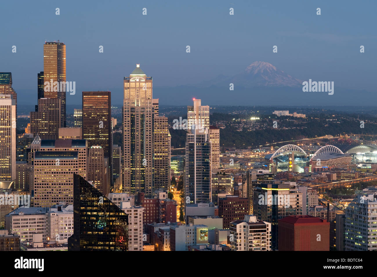 Retro image of Seattle Skyline with Mount Rainier and downtown building ...