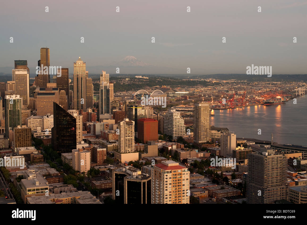 Retro image of Seattle Skyline with Mount Rainier and downtown building ...