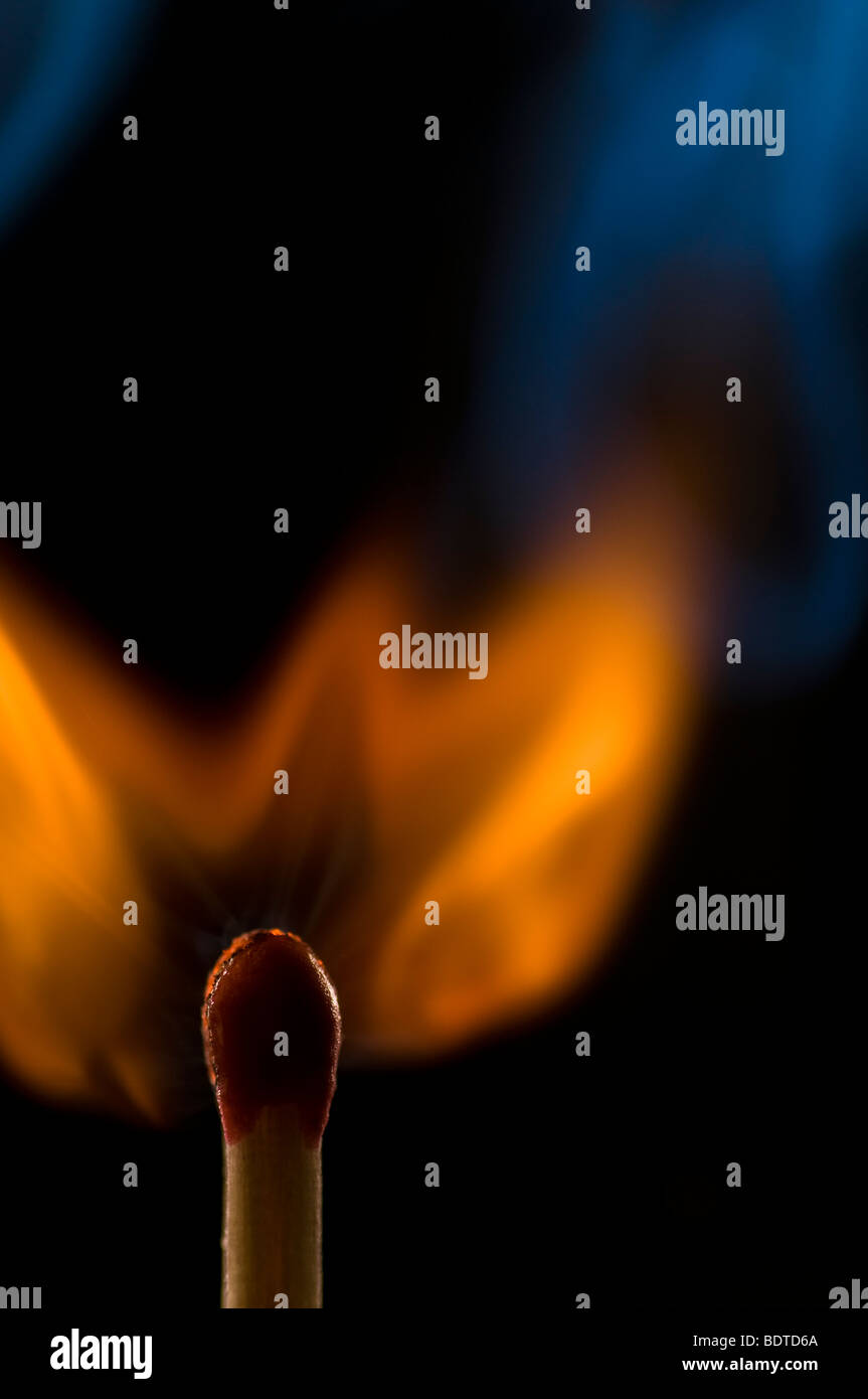 Match strike light flame burn hi-res stock photography and images - Alamy