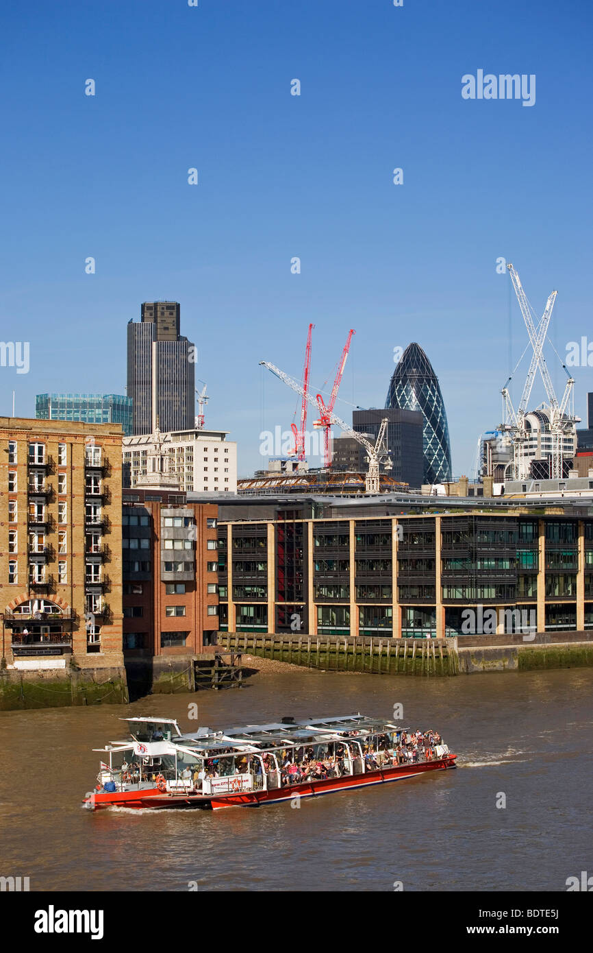 London boat tours hi-res stock photography and images - Alamy