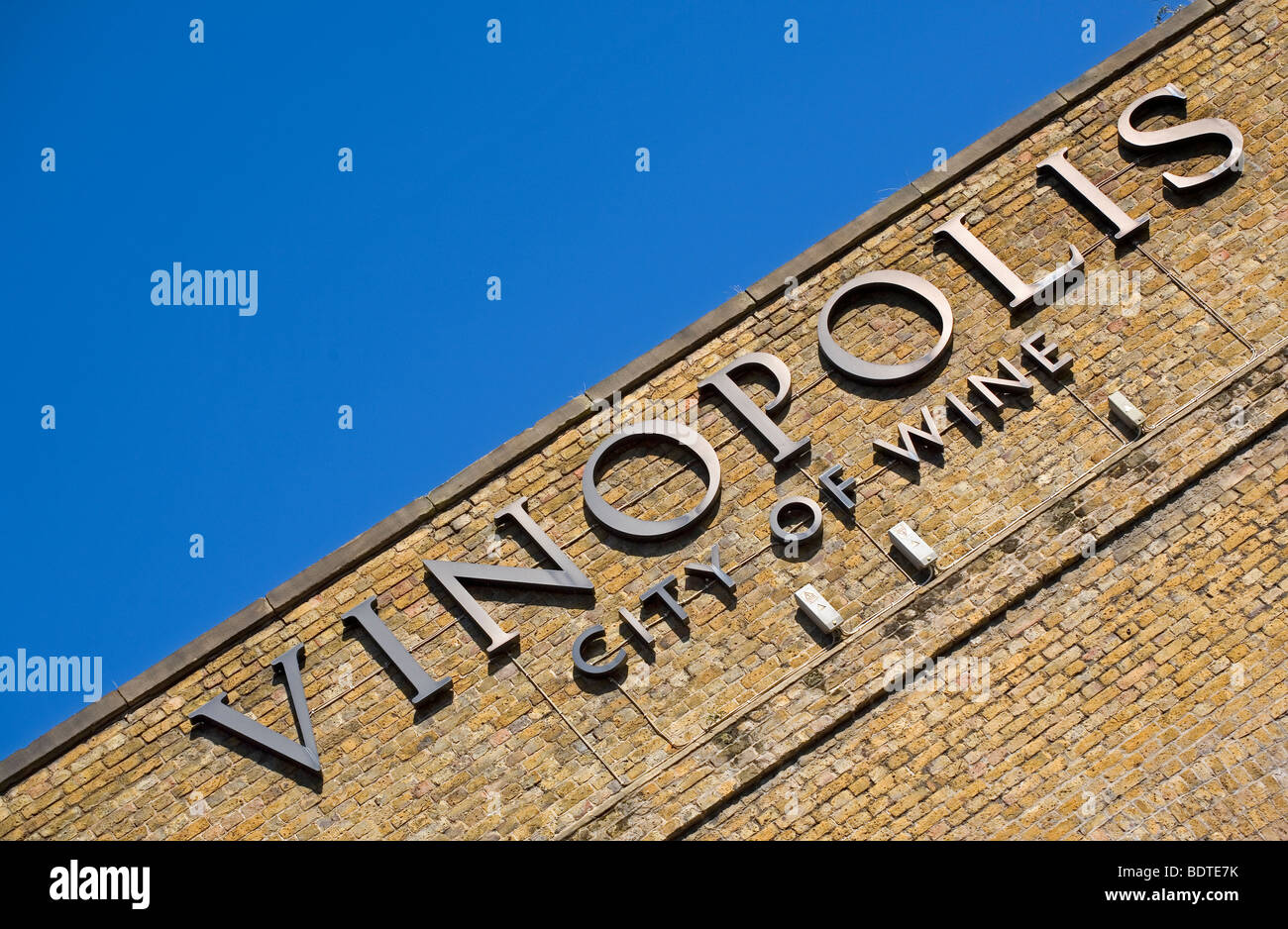 London vinopolis hi-res stock photography and images - Alamy