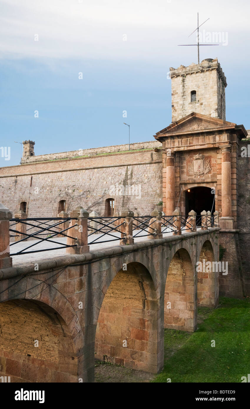 Barcelona castle hi-res stock photography and images - Alamy