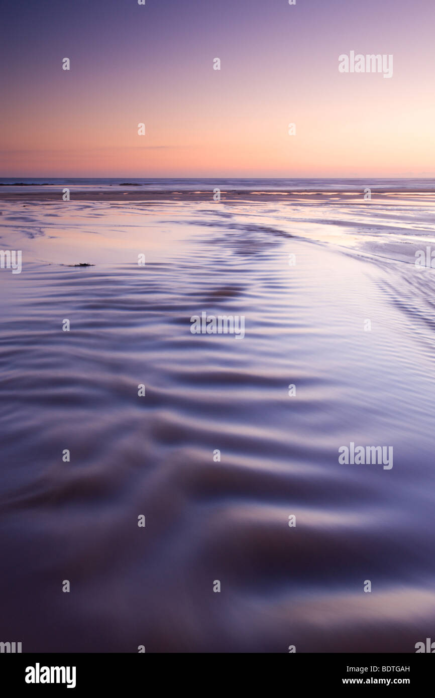Water ripples hi-res stock photography and images - Alamy