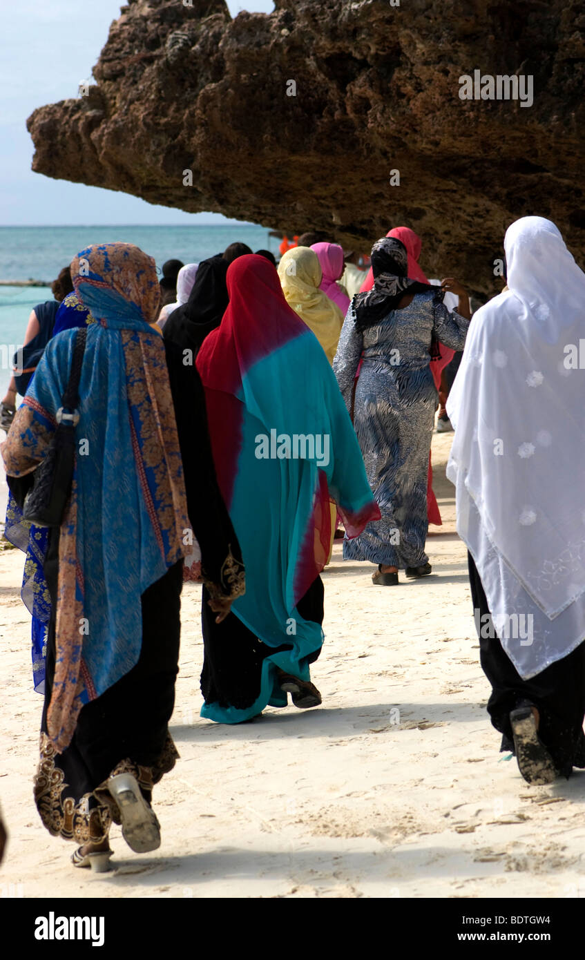 Traditional swahili dress hi-res stock photography and images - Alamy