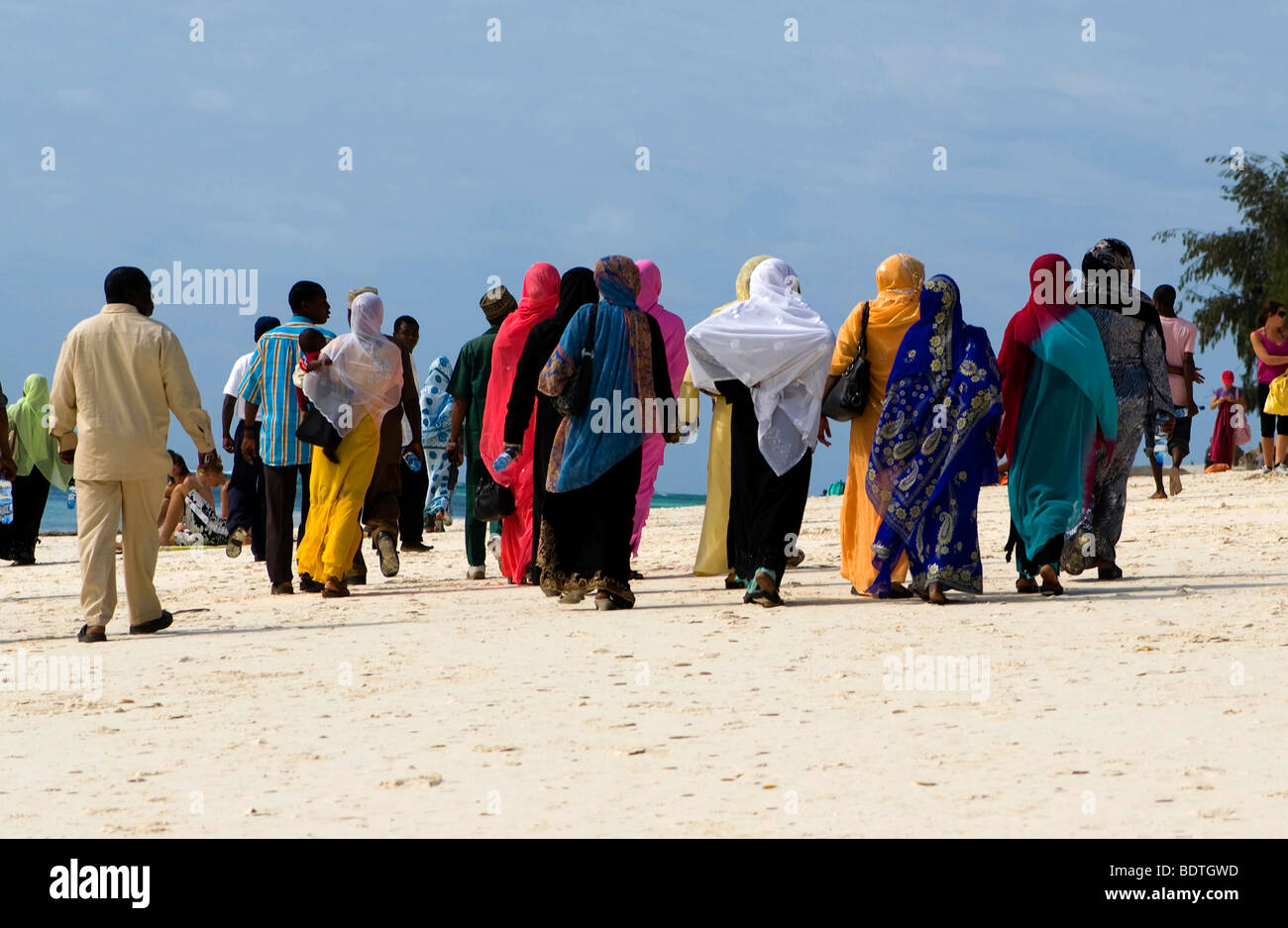 Traditional swahili dress hi-res stock photography and images - Alamy