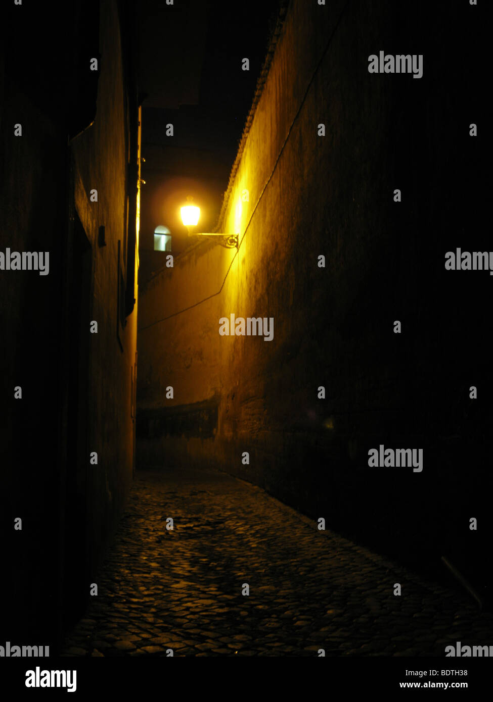 dark empty street at night in rome, italy Stock Photo - Alamy