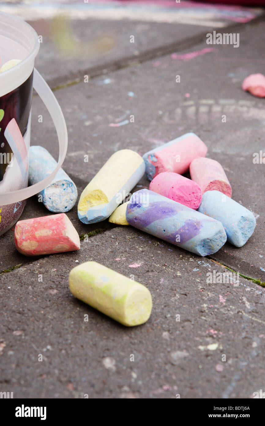 Sidewalk chalks hi-res stock photography and images - Alamy