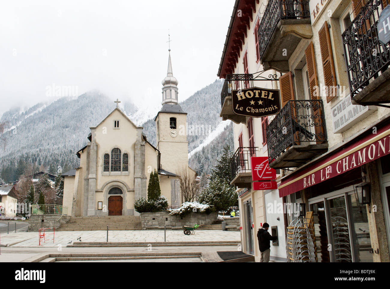 Chamonix village hi-res stock photography and images - Alamy