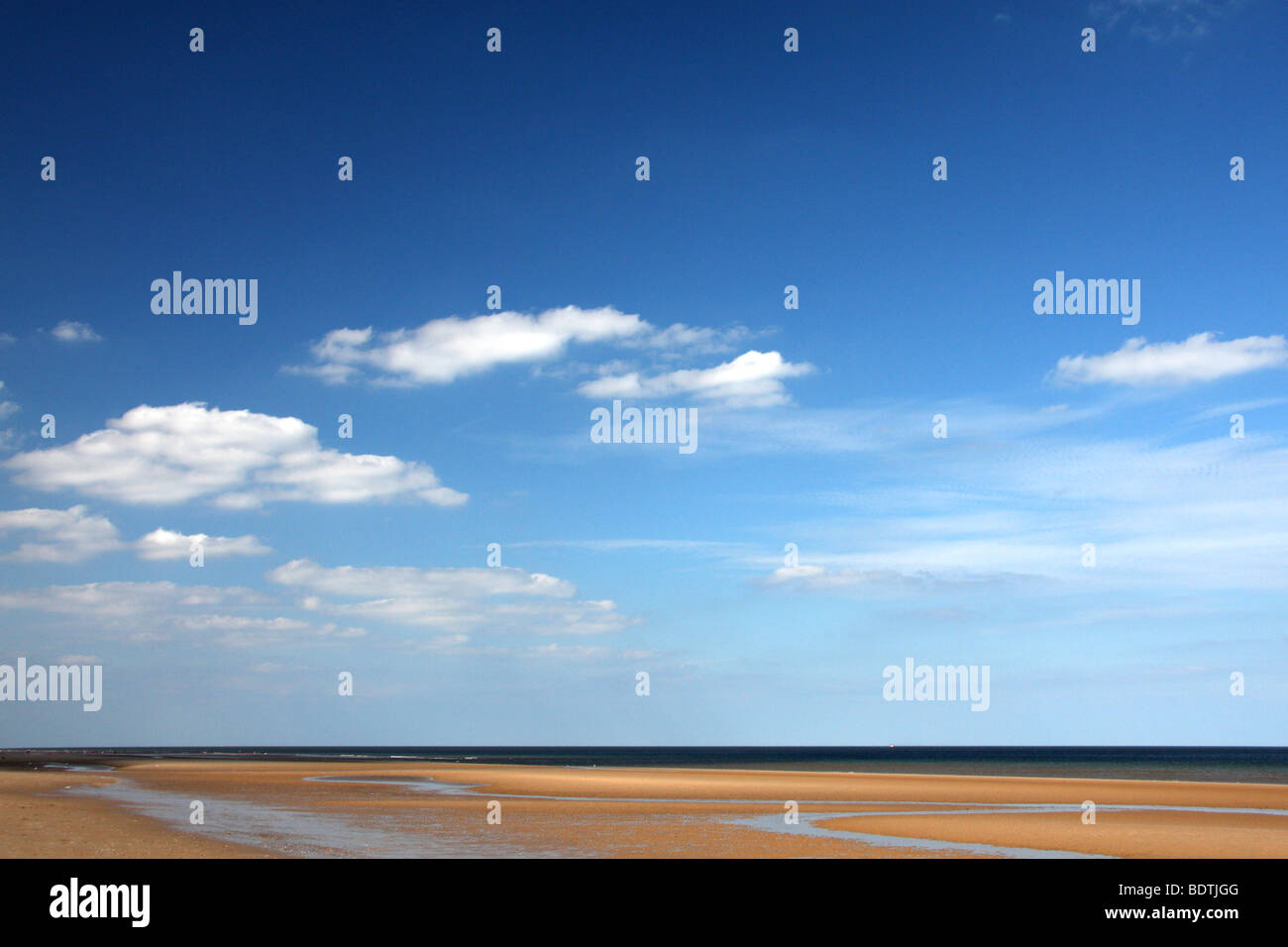 Beach, sea and sky, Mablethorpe, Lincolnshire Stock Photo - Alamy