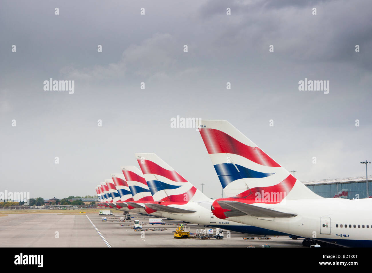 Boeing 747 cargo loading hi-res stock photography and images - Alamy