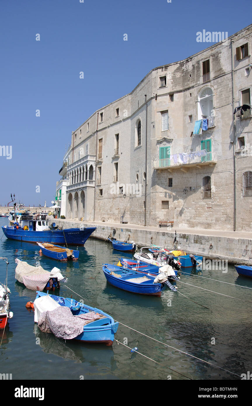 Harbour view, Old Town, Monopoli, Bari Province, Puglia Region, Italy ...