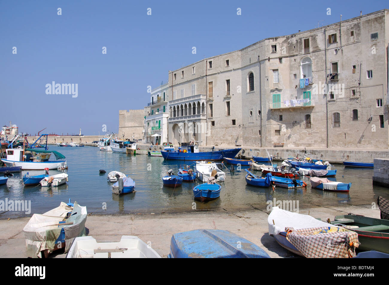 Harbour view, Old Town Monopoli, Bari Province, Puglia Region, Italy ...