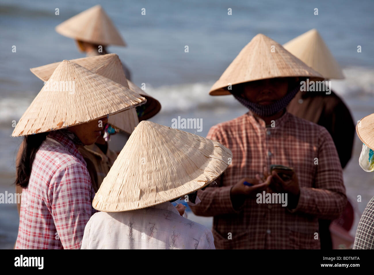 Vietnamese fishing basket hi-res stock photography and images - Alamy