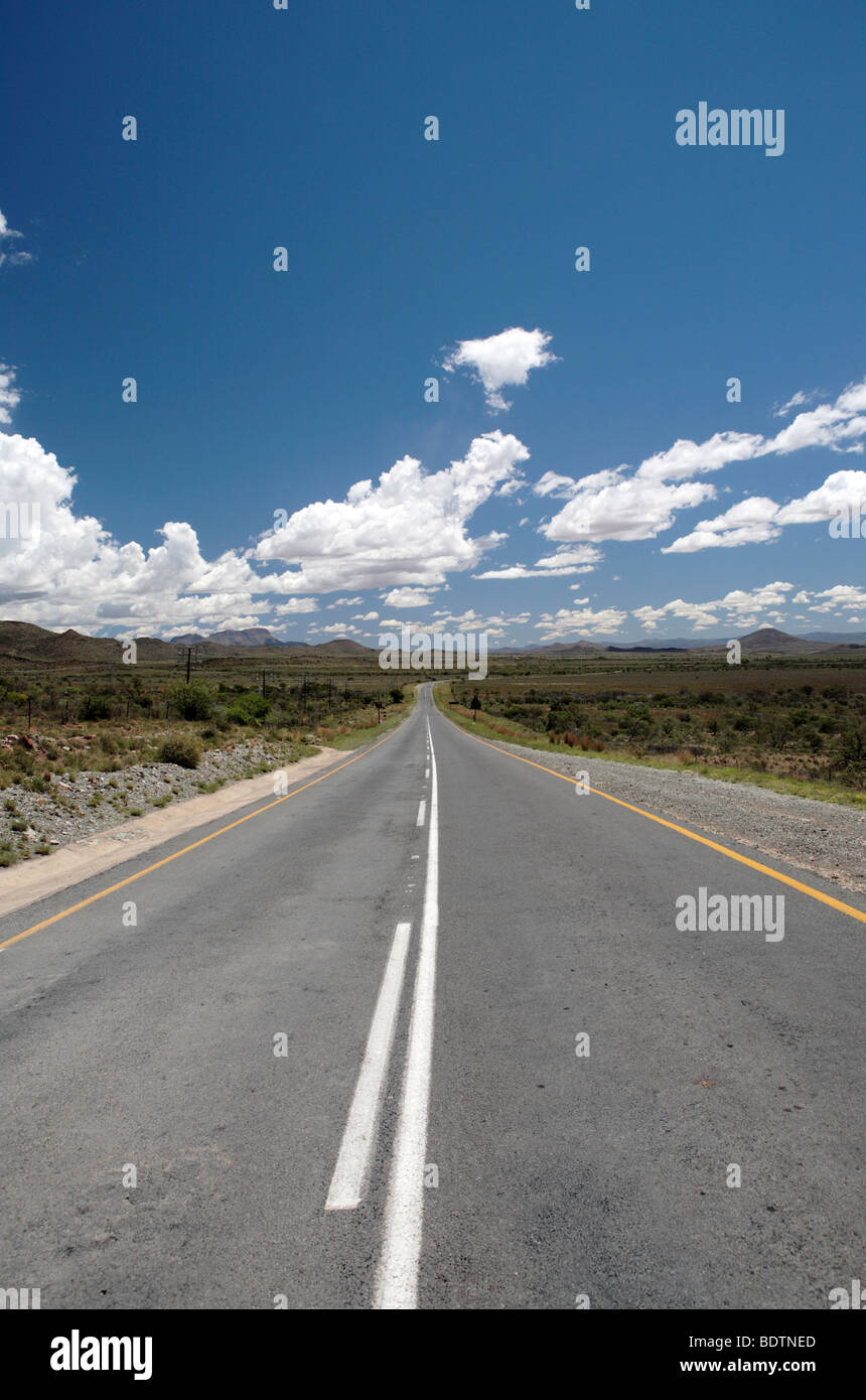 Horizon line straight horizon line hi-res stock photography and images ...