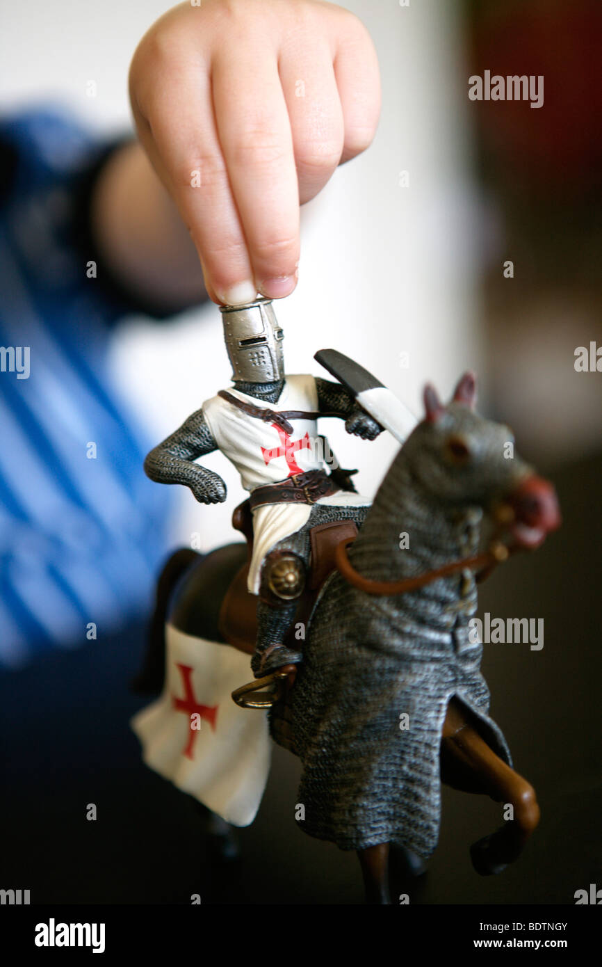 Knighting a soldier hi-res stock photography and images - Alamy