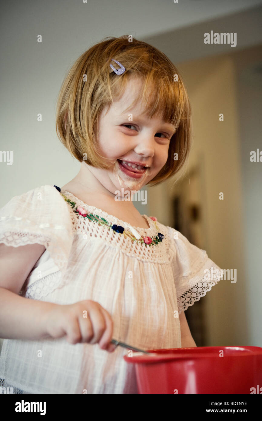 Sticky cream hi-res stock photography and images - Alamy