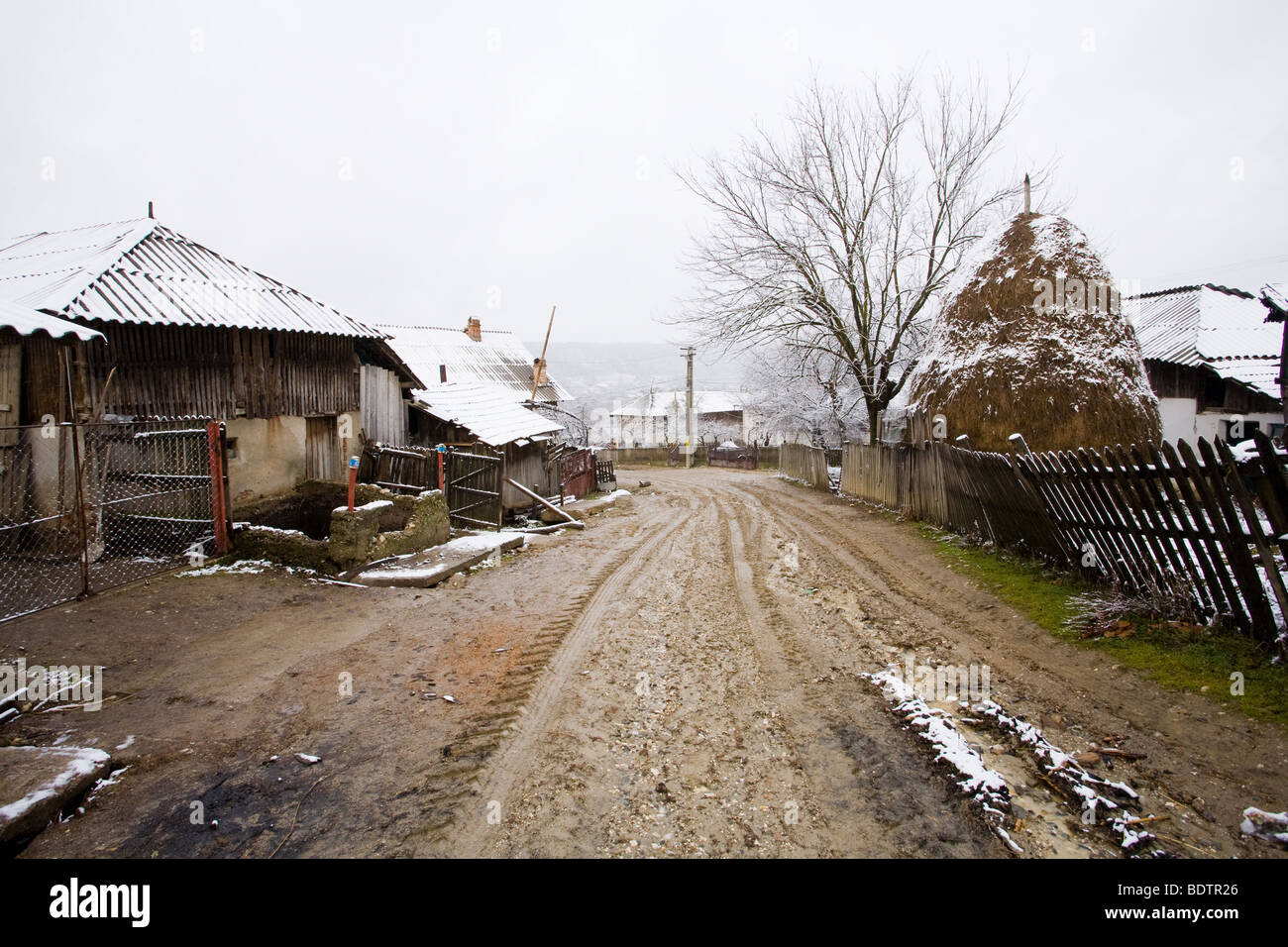 Romania poor hi-res stock photography and images - Alamy