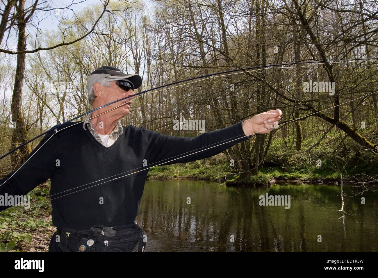 Fliegenfischer, Vulkaneifel, Rheinland-Pfalz, Deutschland, fly-fischer ...