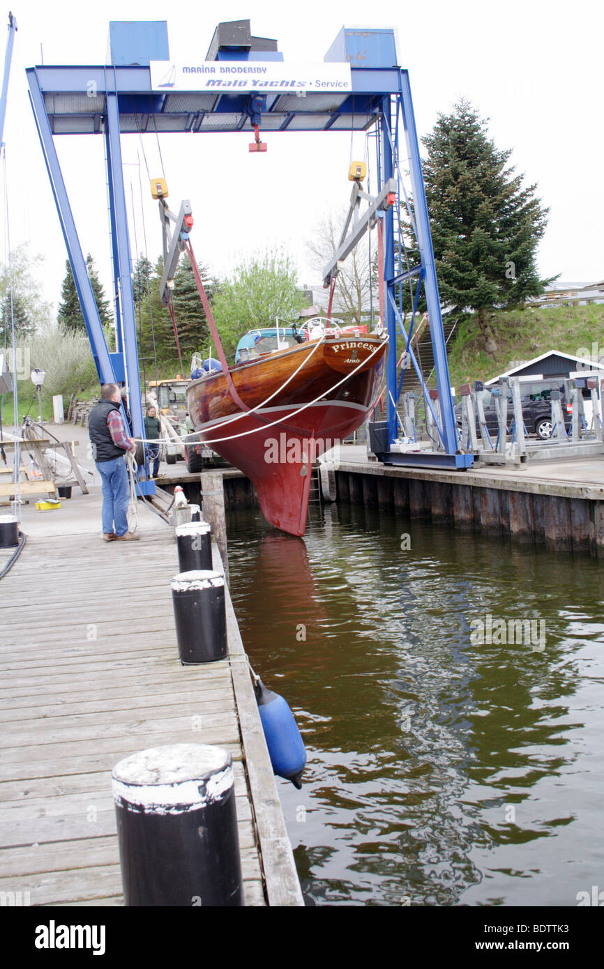 Sailing shipbuilding hi-res stock photography and images - Alamy