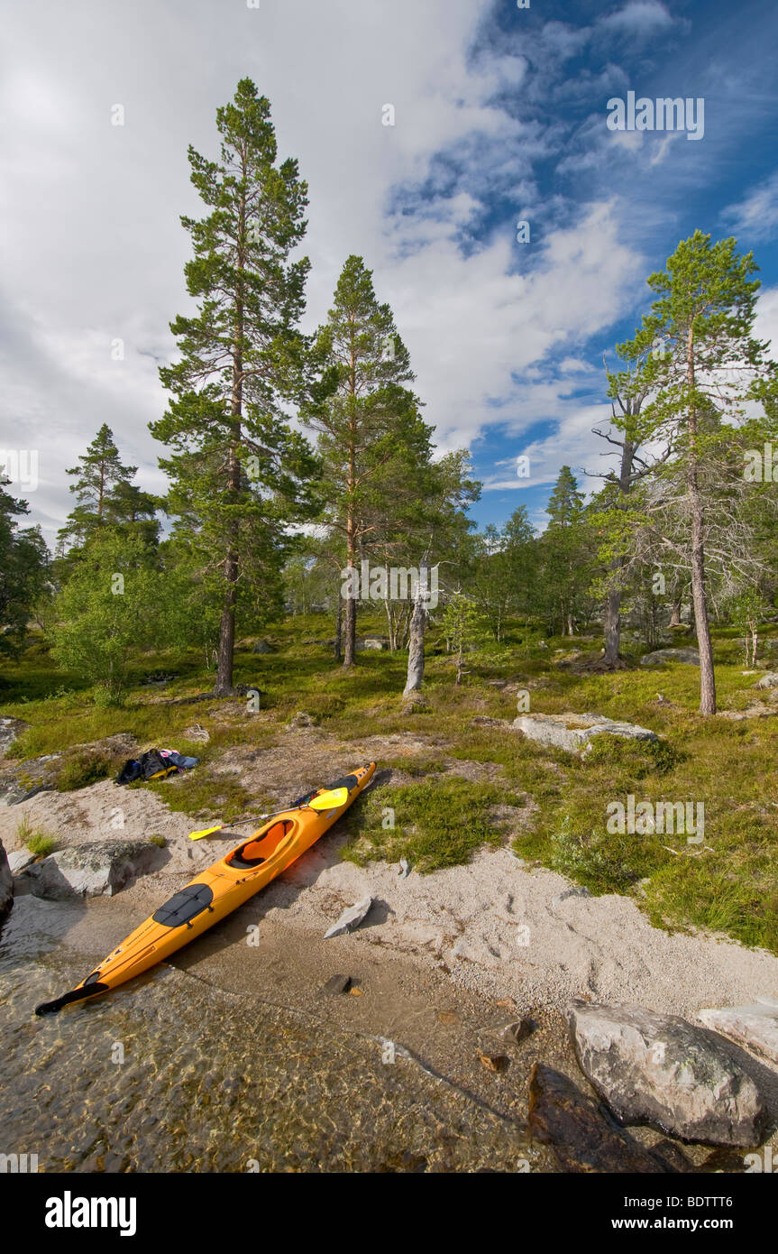 kajak am see rogen, naturreservat rogen, haerjedalen, schweden, kayak ...