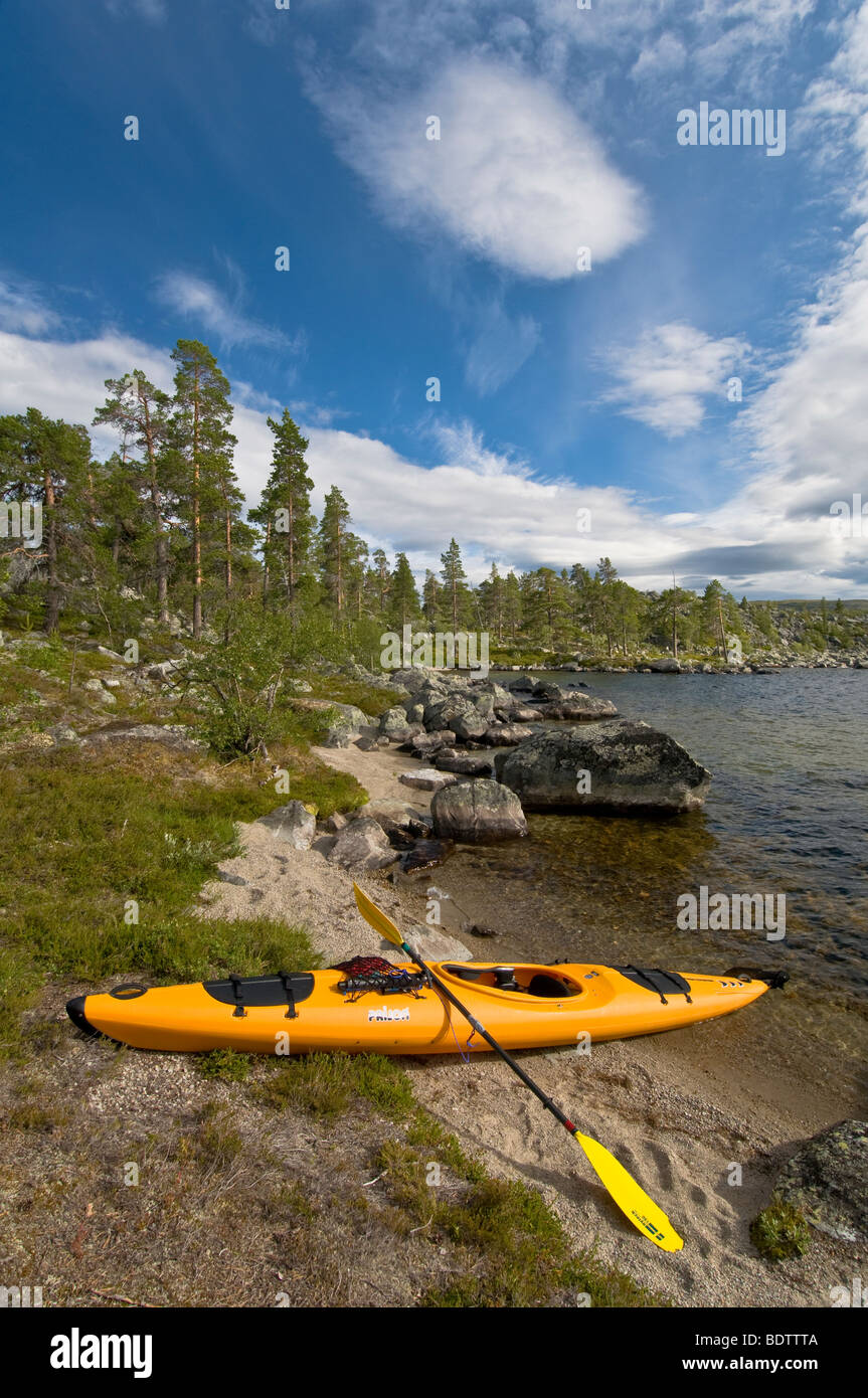 kajak am see rogen, naturreservat rogen, haerjedalen, schweden, kayak ...