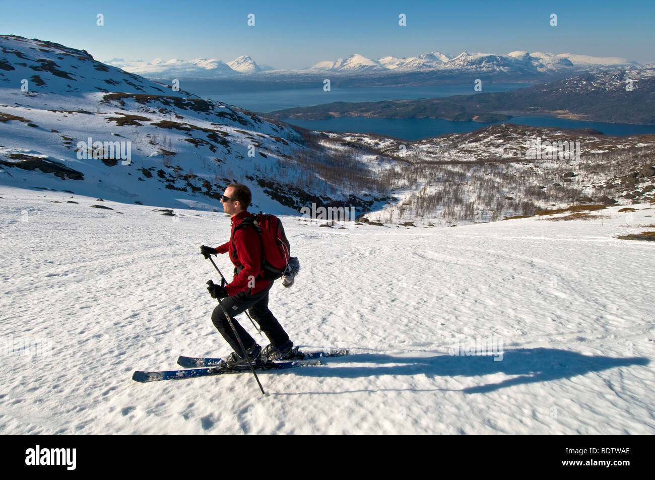 skitourengeher, ofotfjorden, narvik, nordland, norwegen, ski touring ...