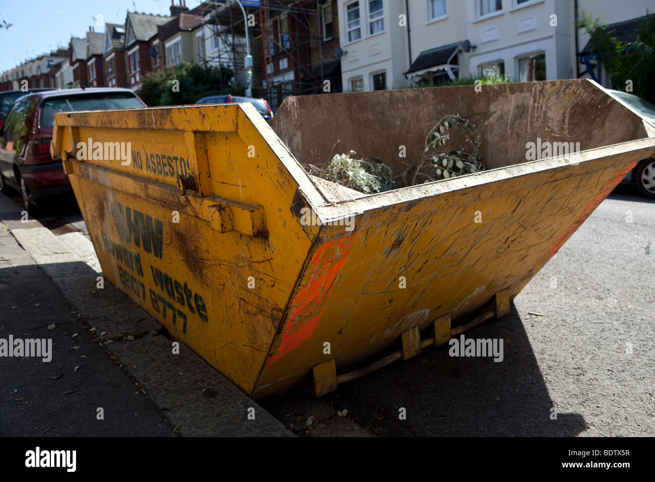 Skip rubbish hi-res stock photography and images - Alamy