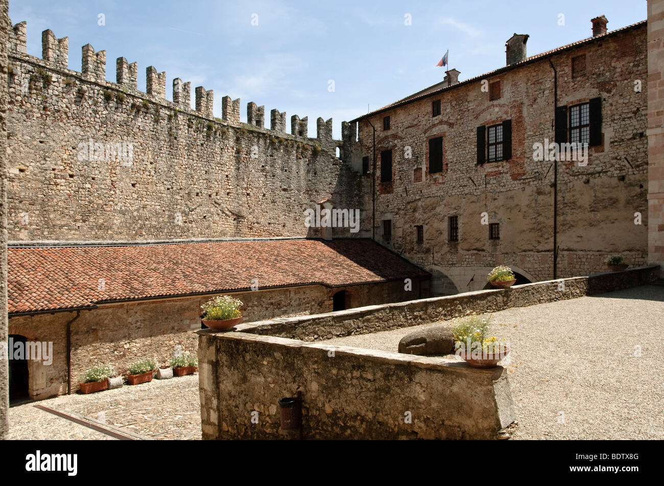 Rocca di angera hi-res stock photography and images - Alamy